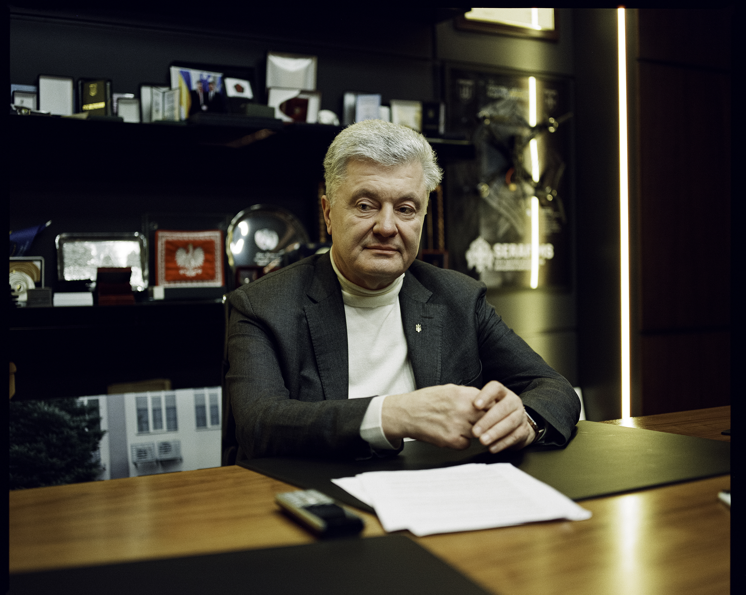 Ukraine’s previous president says he knows how to win over Trump