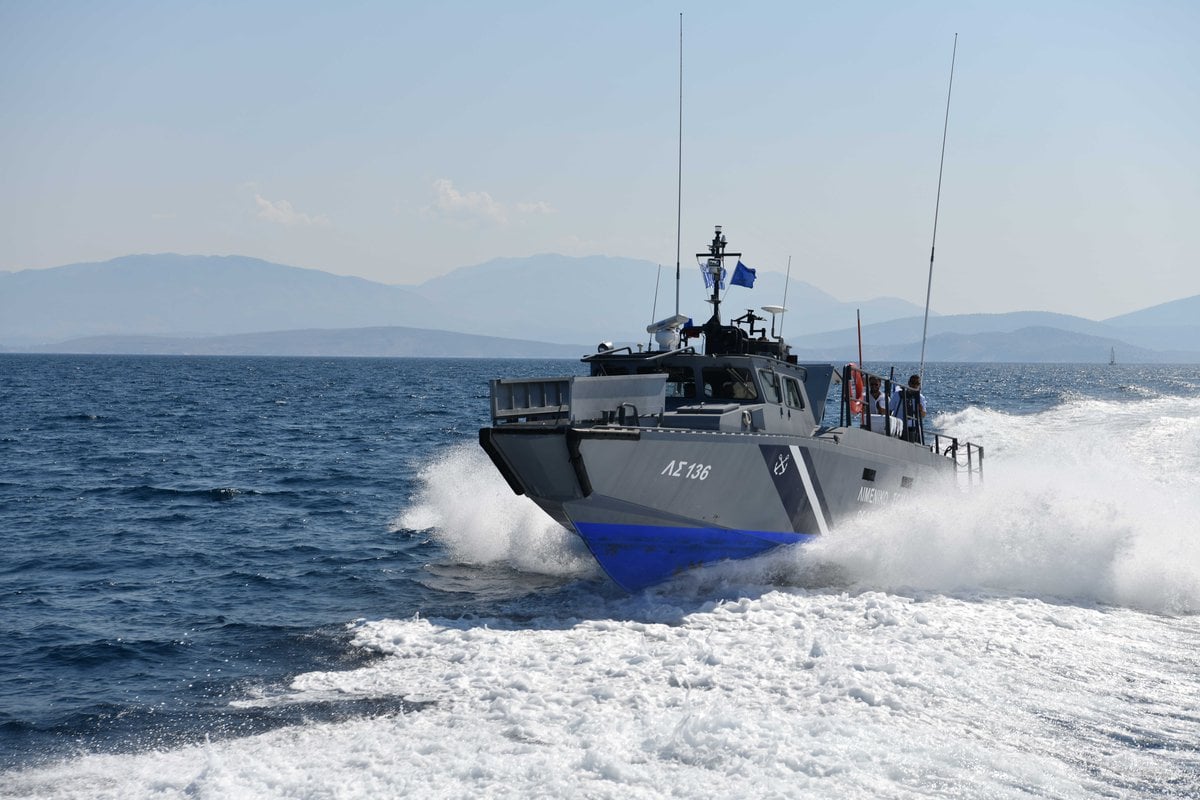 Προσάραξη ρυμουλκού βόρεια της Μακρονήσου με εισροή υδάτων – Επιβαίνουν ...