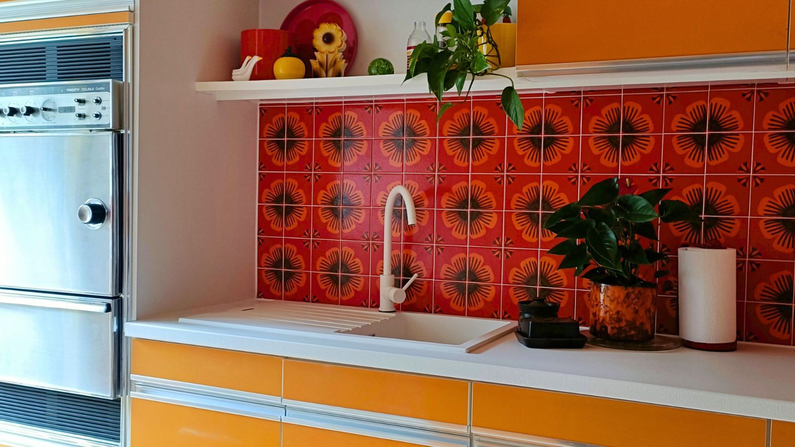 8 surprisingly chic ideas we are stealing from the kitchens of the 1970s