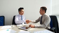 10 contoh teks negosiasi yang sering muncul di sekolah dan kehidupan ...