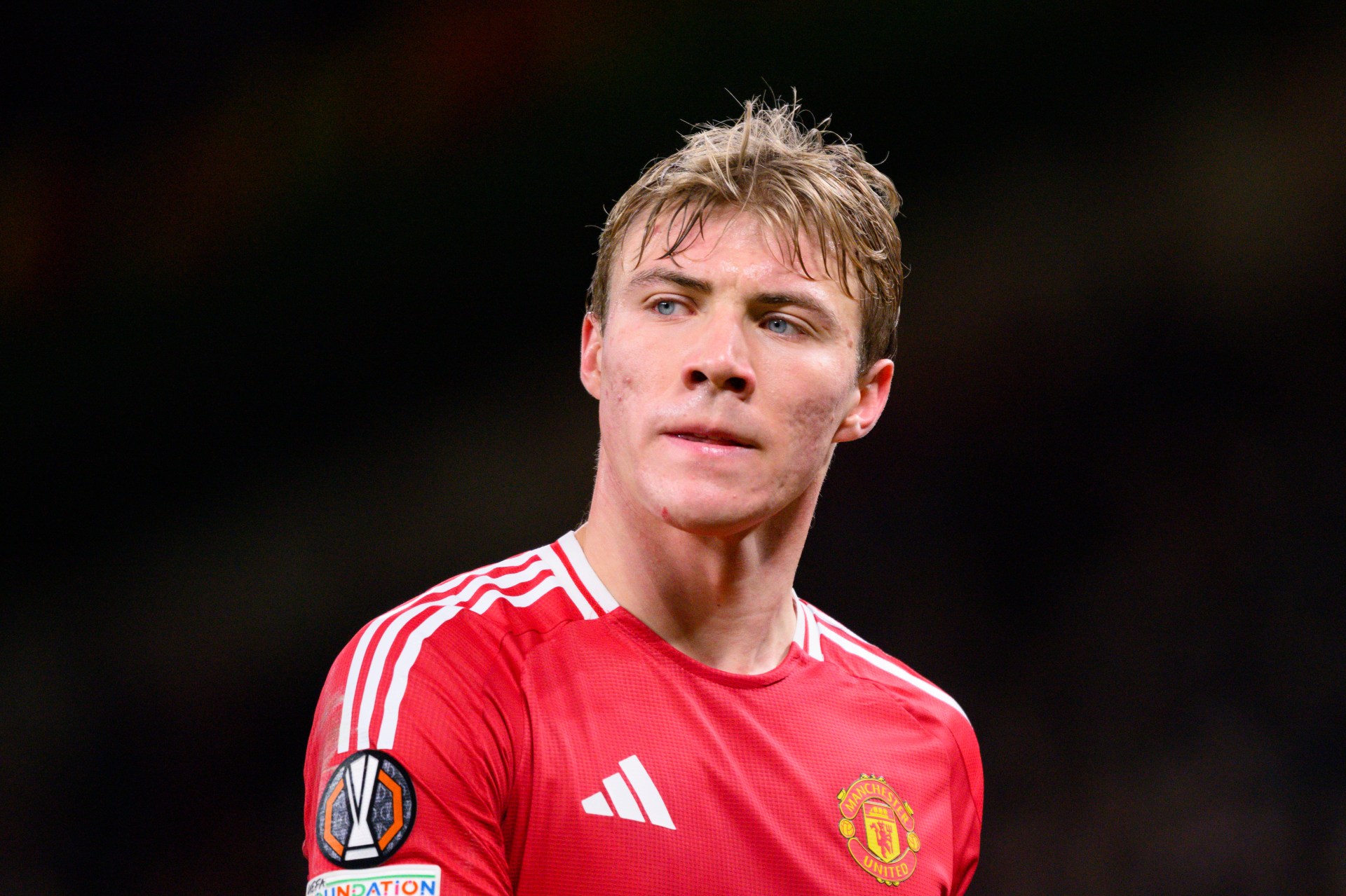 Rasmus Hojlund responds to claims he's agreed £38m deal to leave Man Utd