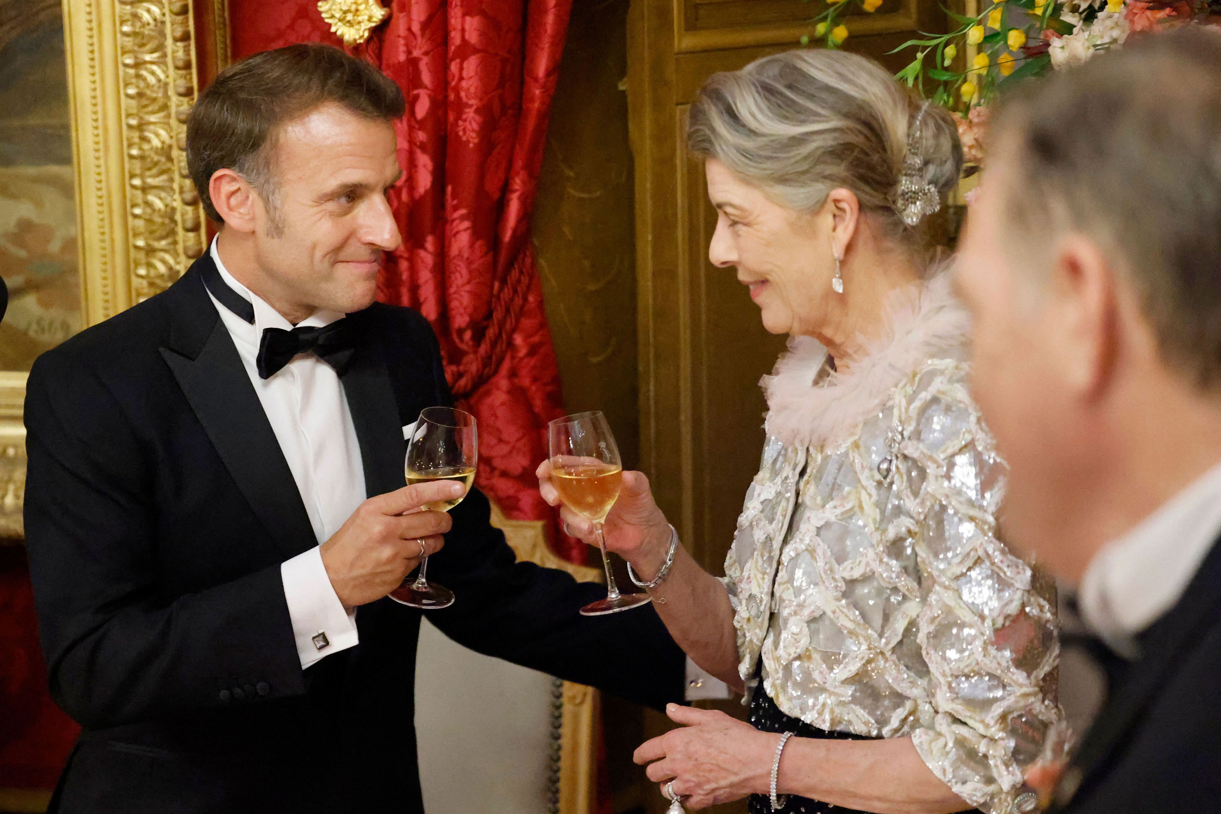 Caroline de Monaco, royale en haute couture Chanel et diamants Cartier ...