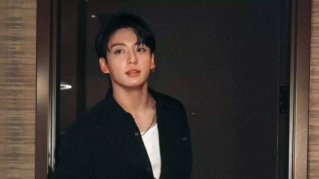Fans react to Korean army soldier joining BTS' Jungkook's pre-military ...