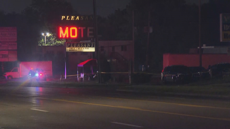 Shooting outside Grand Rapids motel prompts swift police action