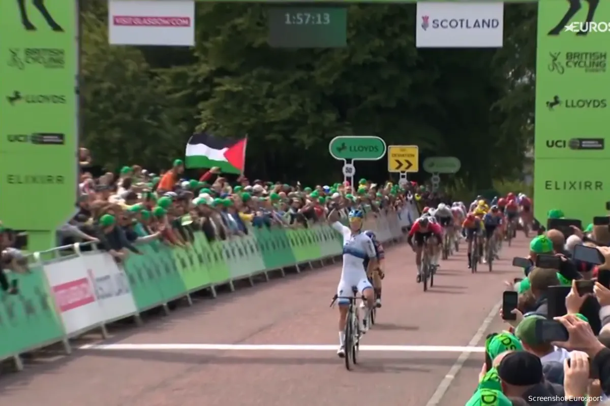 Bizarre spanning in slotrit in Tour of Britain: Wiebes wint, Wollaston ...