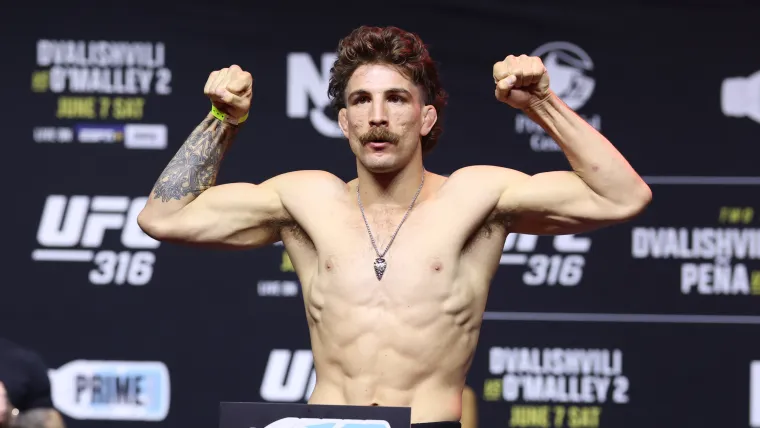 Australian UFC star reacts to 'cheeky' Daniel Cormier sledge