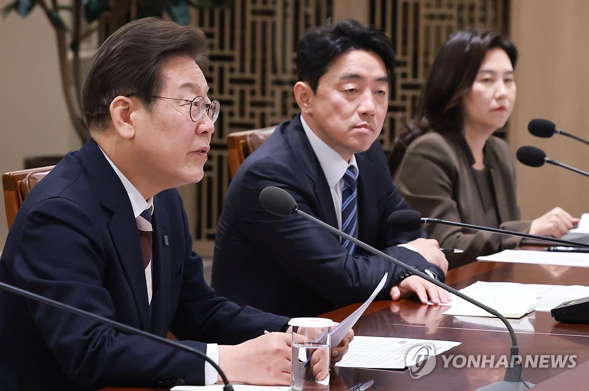 Lee to hold 2nd meeting of emergency economic task force Monday