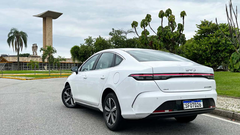 Avaliação BYD King GS: viagem de 367 km termina com um consumo ...