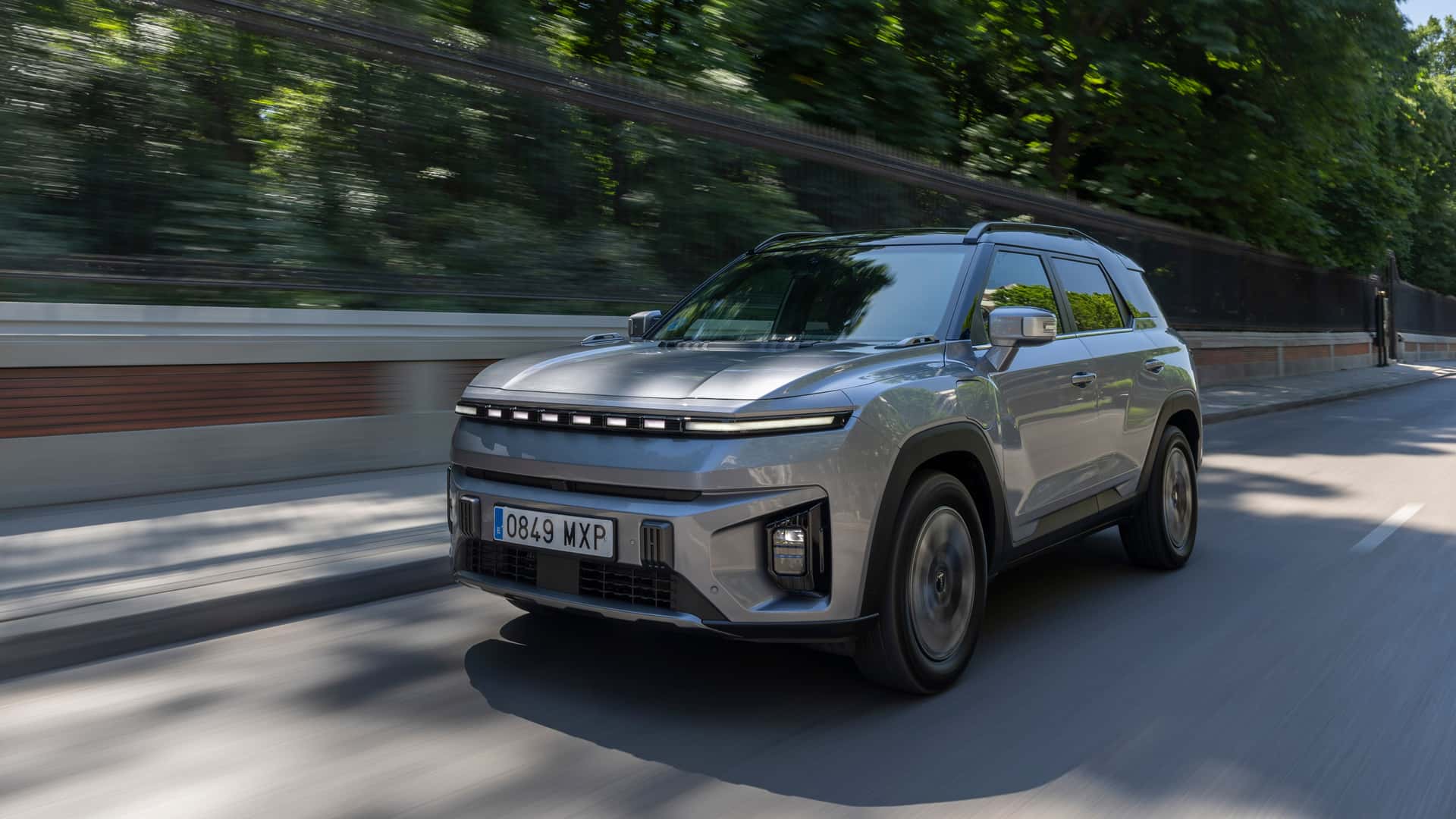 No es chino, cuesta desde 34.500 € y tiene 207 CV y hasta 462 km de ...