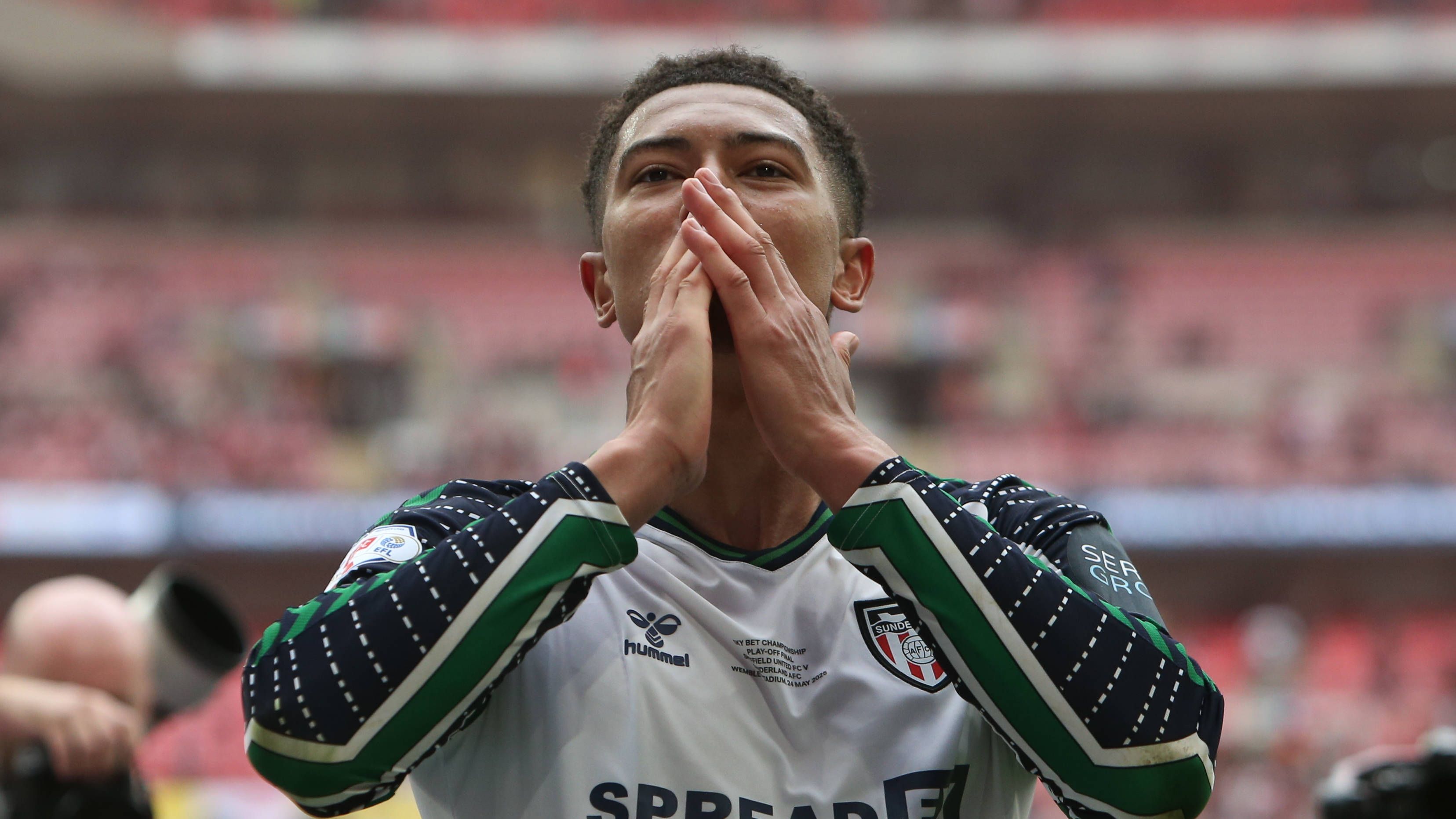 Jobe Bellingham maakt definitief transfer en helpt Sunderland aan recordsom