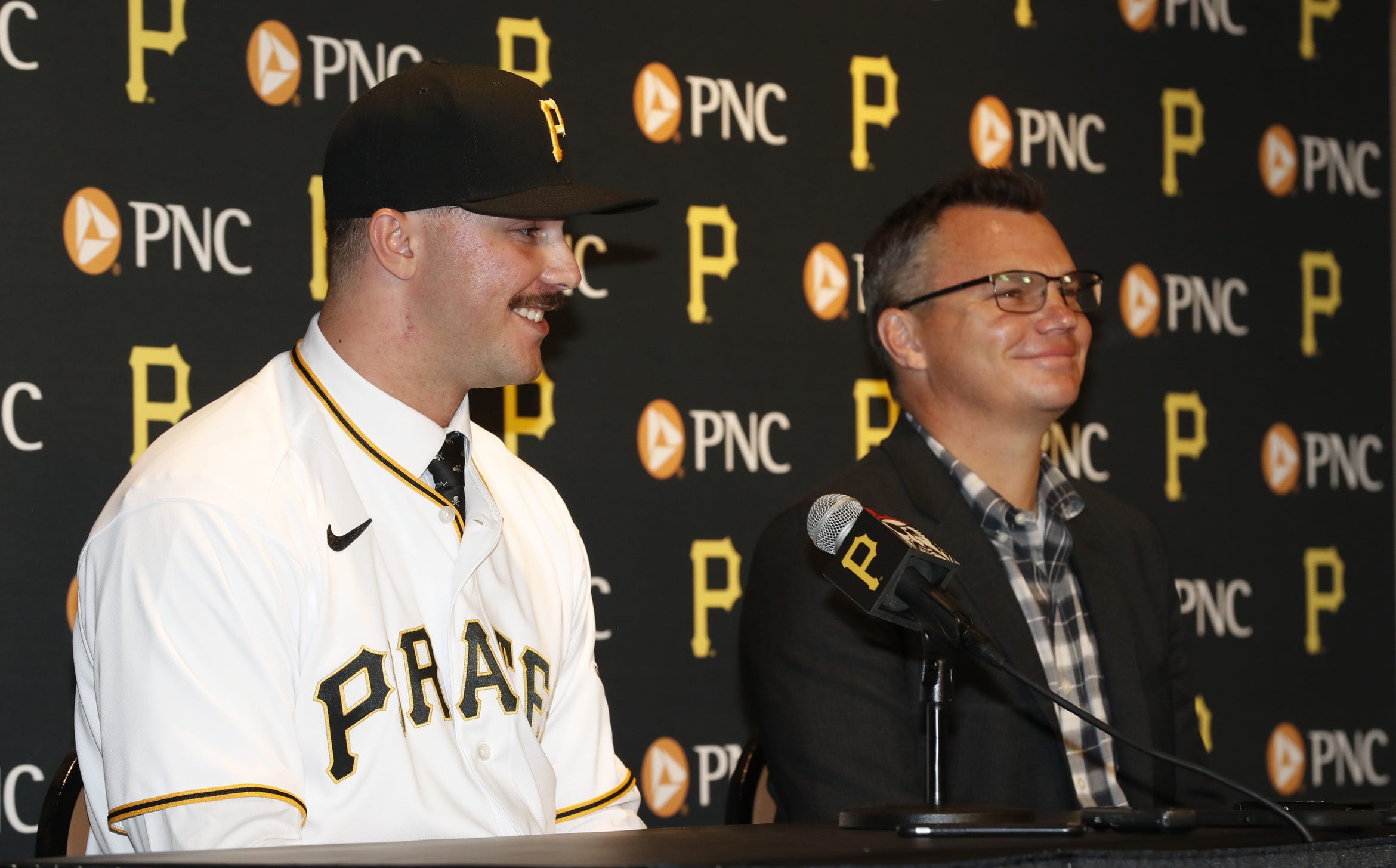 GM Cherington reacts to Skenes comments on 93.7 The Fan