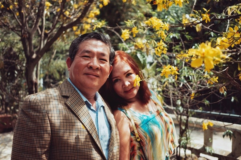 13 Emotional Realities of Being Married to an Older Man