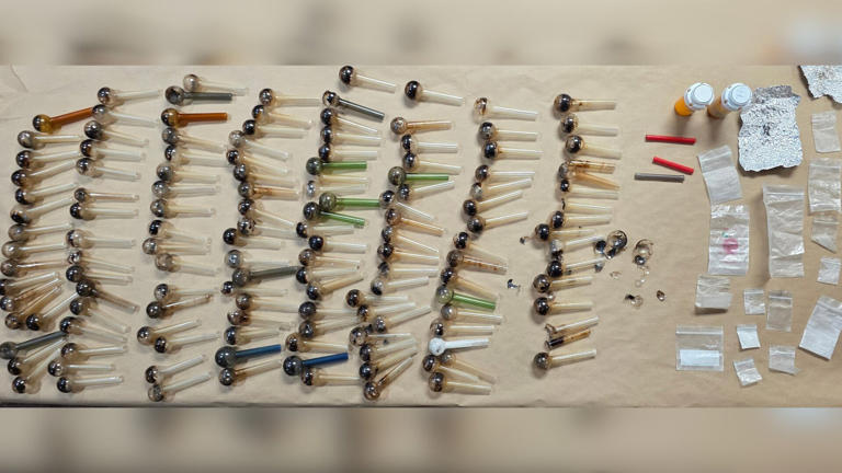 Colorado officer finds over 100 meth pipes during traffic stop