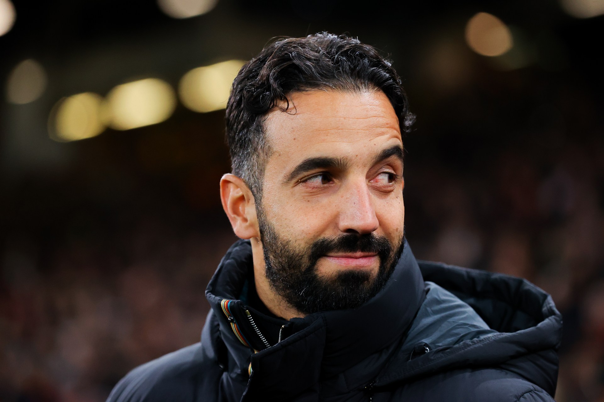 Man Utd hold talks with Premier League defender