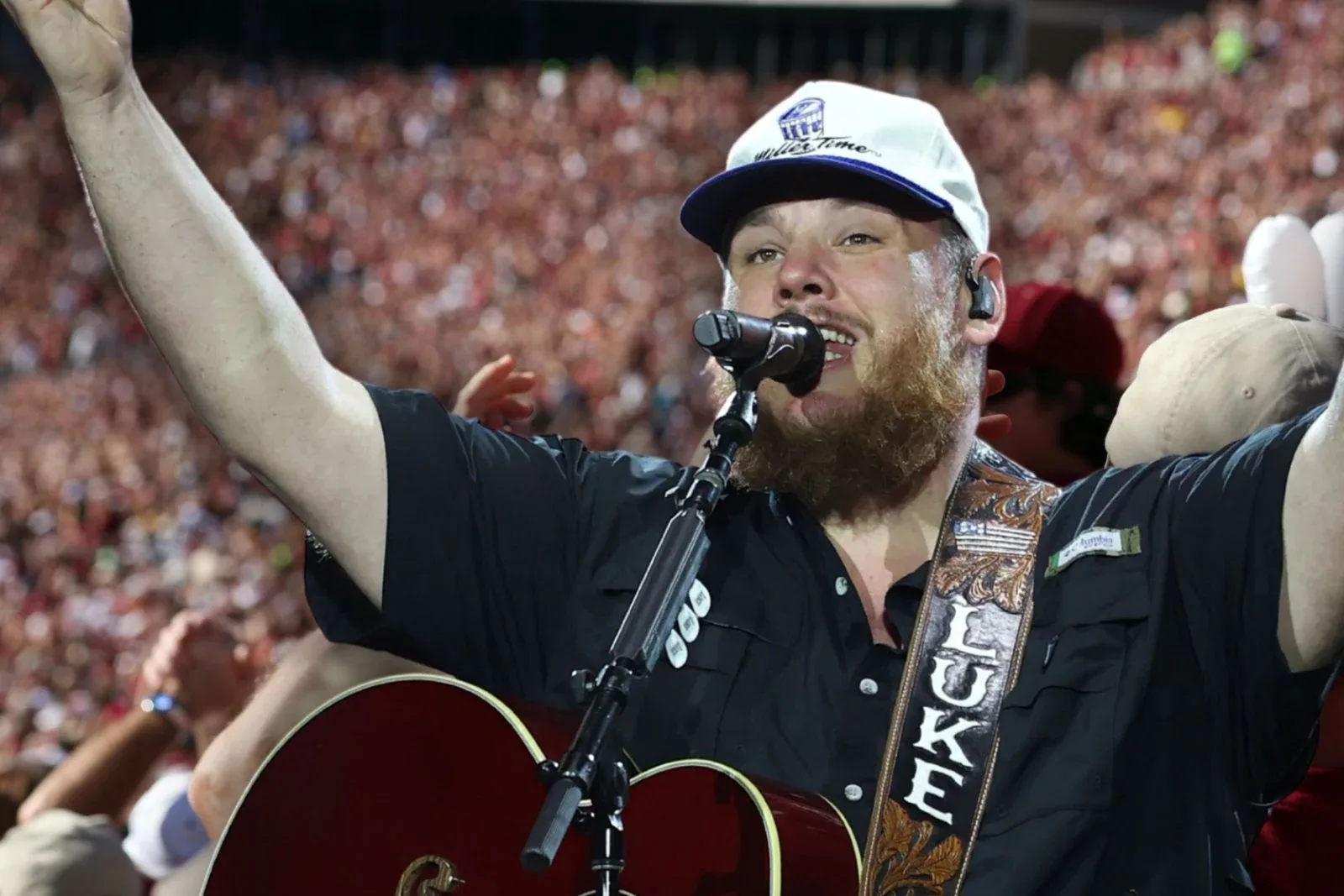 Luke Combs Teased a New ‘Banger’ + Fans Are Freaking Out [Listen]