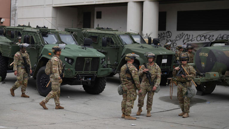 دليلك الشامل عن العيون المبطنة: أسرار جمالها وطرق علاجها