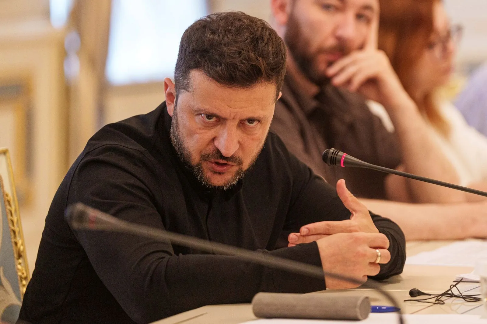 Ο Ζελένσκι κατηγορεί τη Ρωσία ότι παίζει "βρώμικο παιχνίδι" γύρω από ...