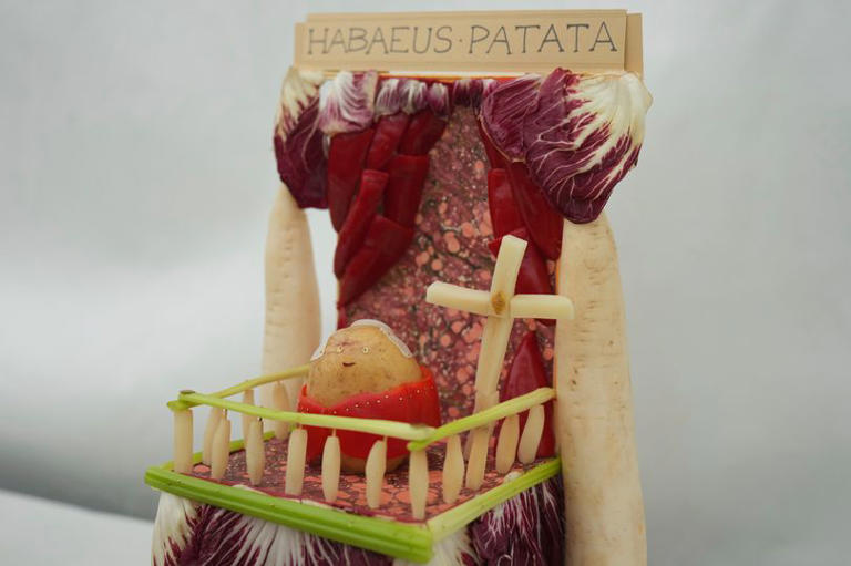 Squash baby Trump, 'Cauli Parton' and 'Cornclave' wow at vegetable ...