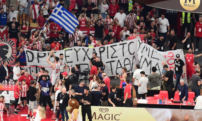 «Ευχαριστούμε για το πρωτάθλημα»: Πανό με αποδέκτη τον Γιαννακόπουλο ...