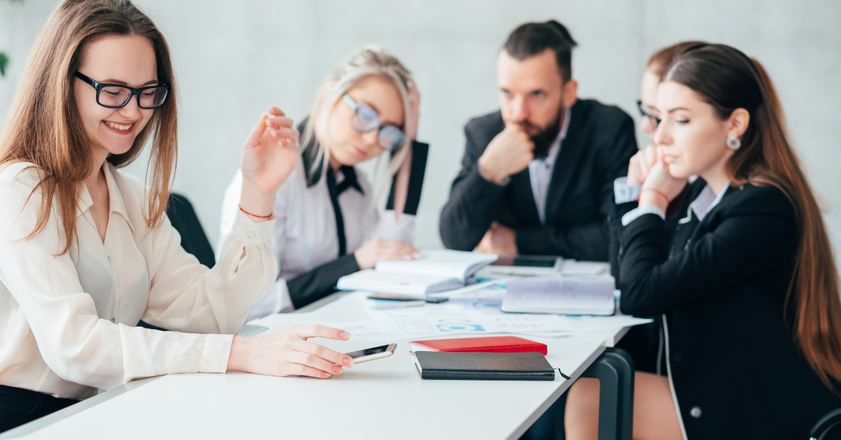 9 Tell-Tale Signs Your Coworker Isn’t Doing Any Work at All