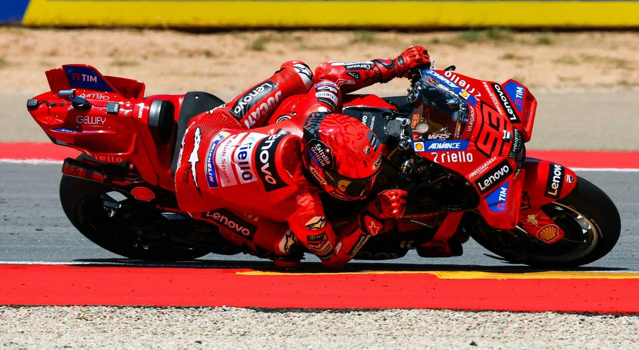 Gp di Aragon, tris Ducati: Marc Marquez vince davanti al fratello Alex ...