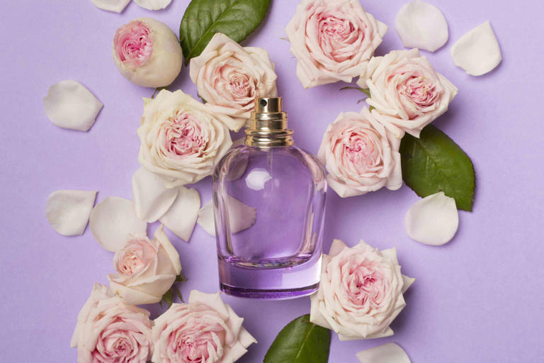 The 8 best fragrance notes for summer, according to perfume experts