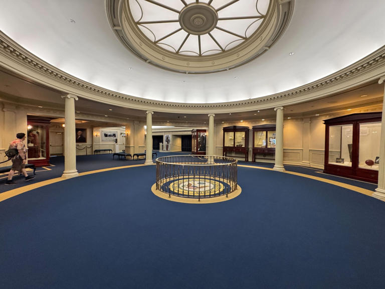 PHOTOS, VIDEO: The Hall of Presidents Reopens With Trump Update in ...