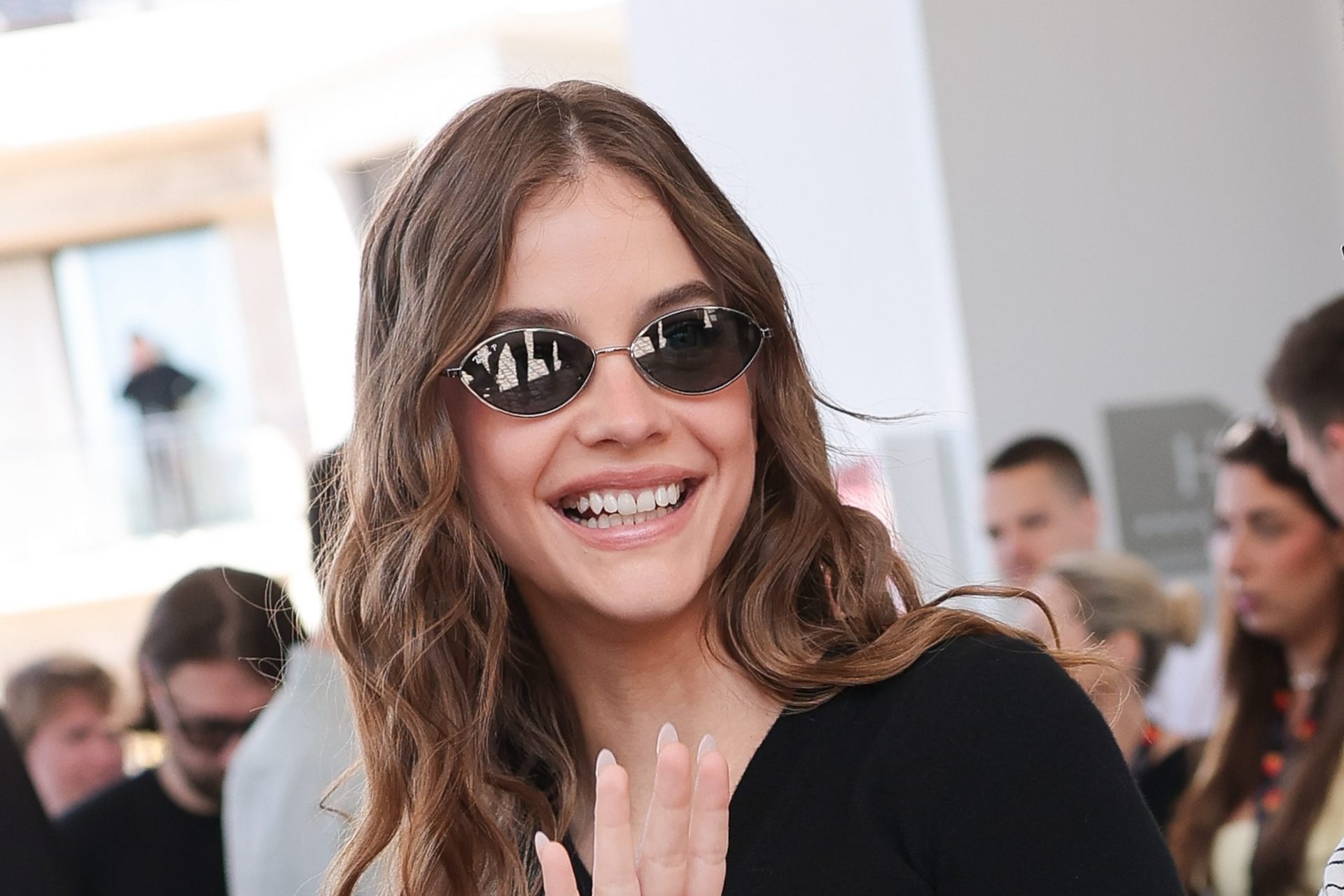 L'élégance mythique de Barbara Palvin Sprouse, l’icône hongroise de Victoria’s Secret