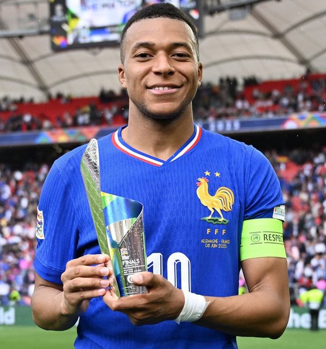 Une France à deux visages s'impose dans la petite finale - Débrief et ...
