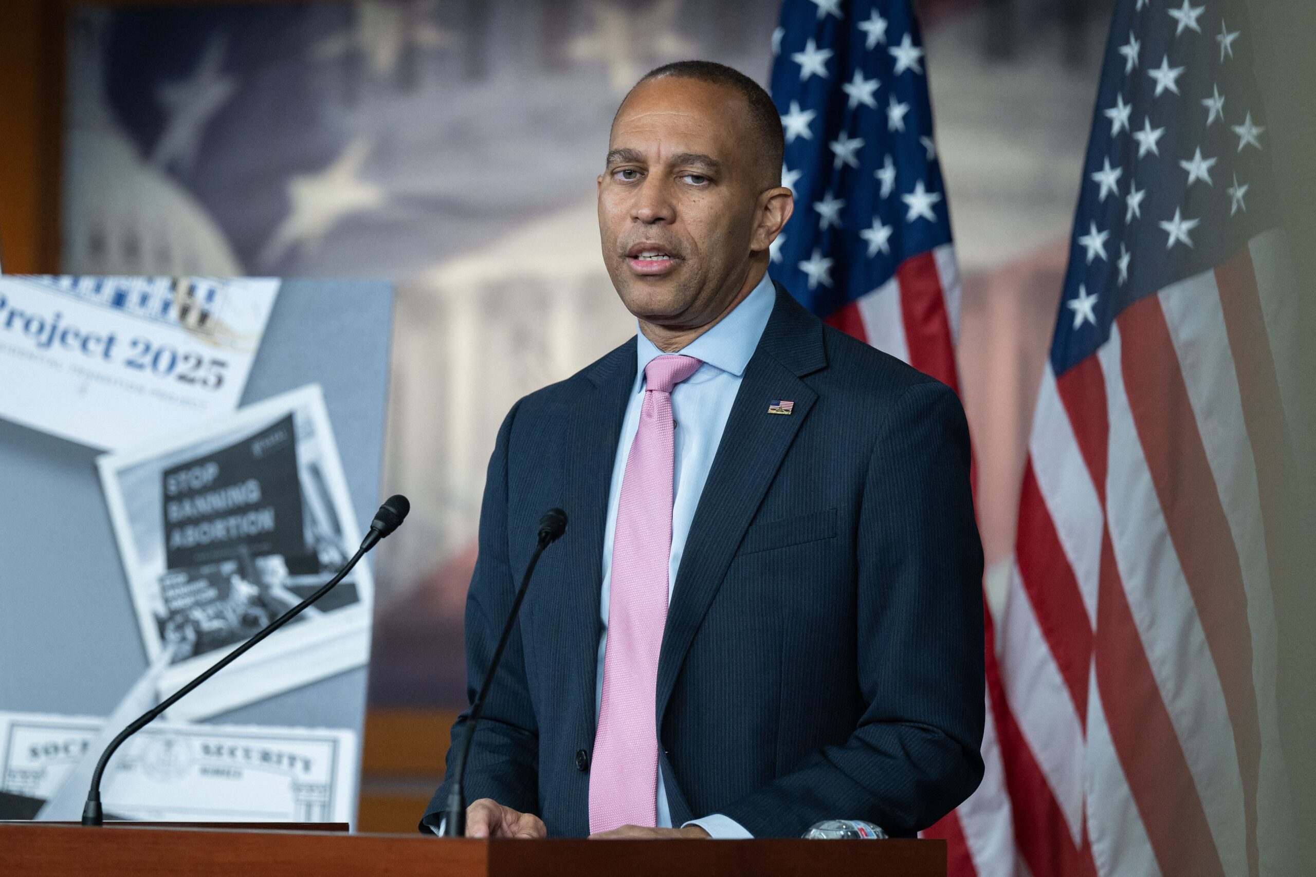 Jeffries Under Fire Amid ICE Agent Doxxing Threat