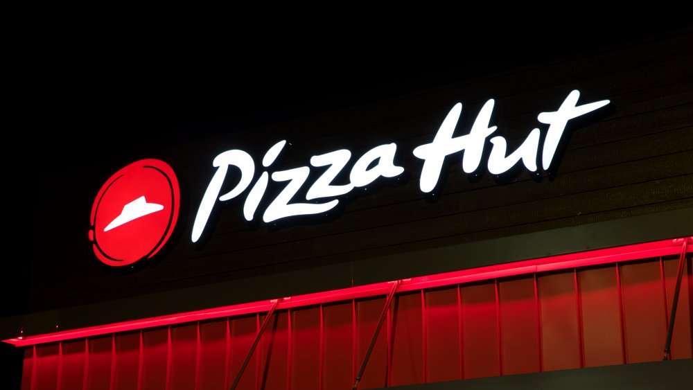 The Weirdest Menu Items In Pizza Hut History