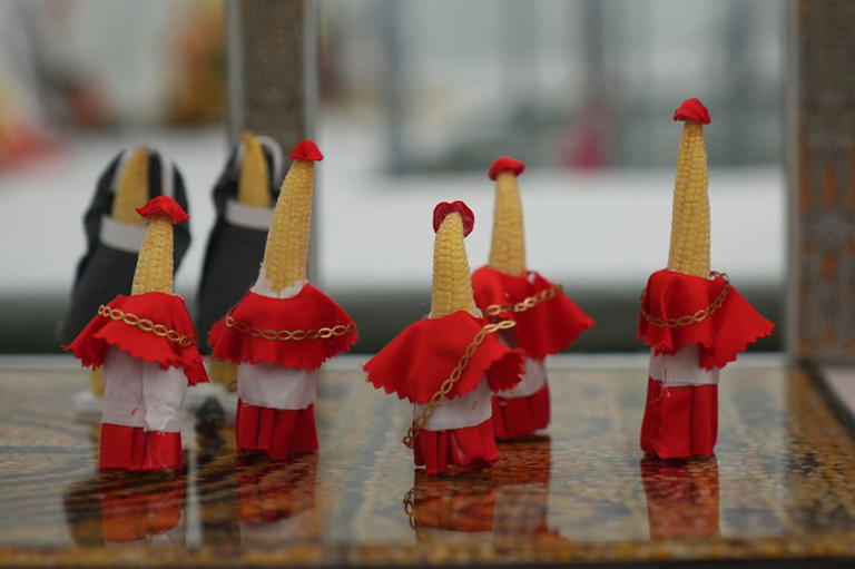 Squash baby Trump, 'Cauli Parton' and 'Cornclave' wow at vegetable ...