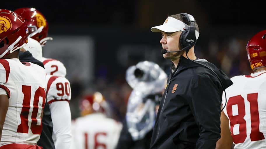 USC Trojans Serve Recruits Extravagant Dinner During Official Visit