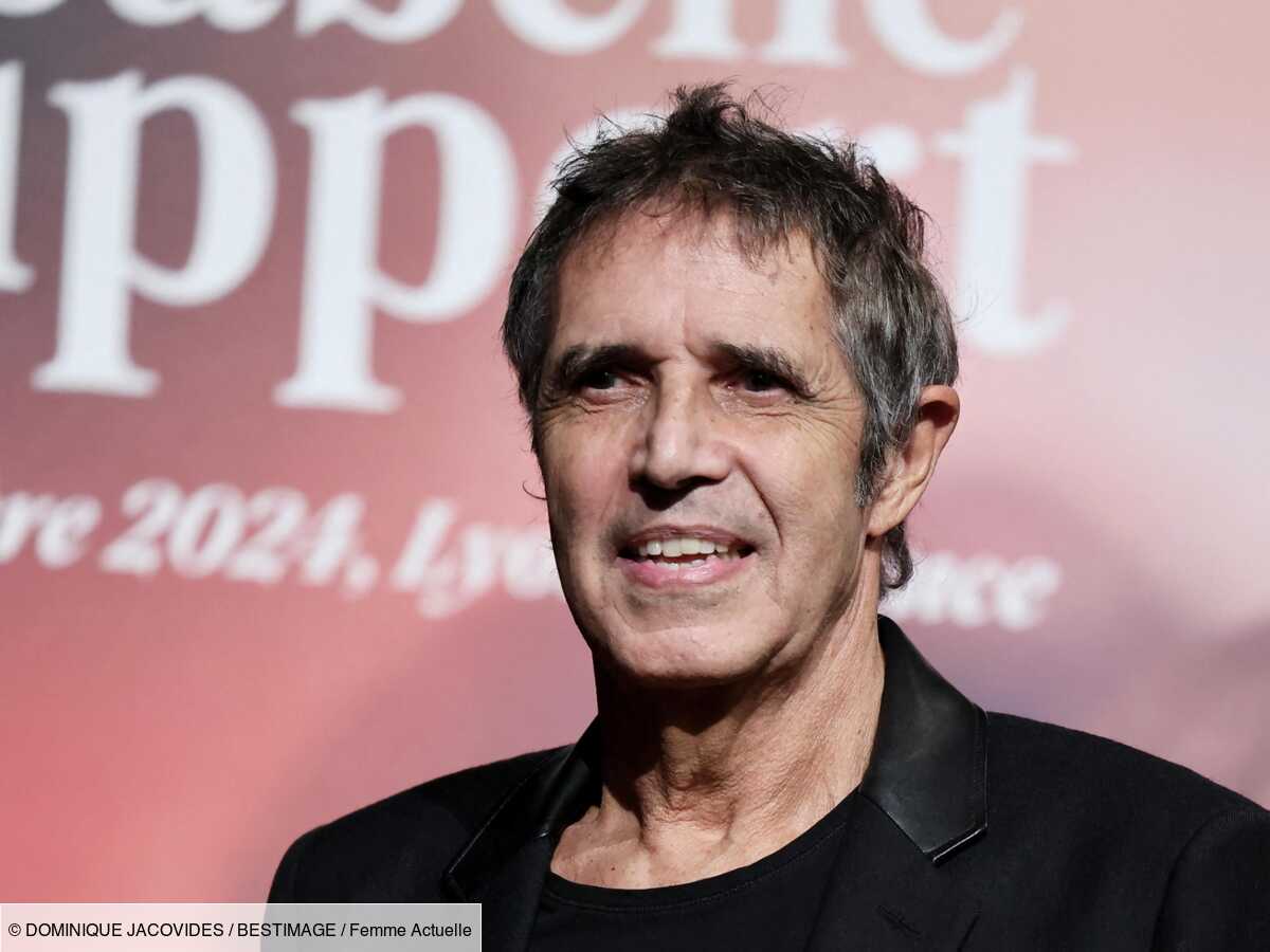 "Traverser une vie en chantant c'est une chance inouïe" : Julien Clerc ...