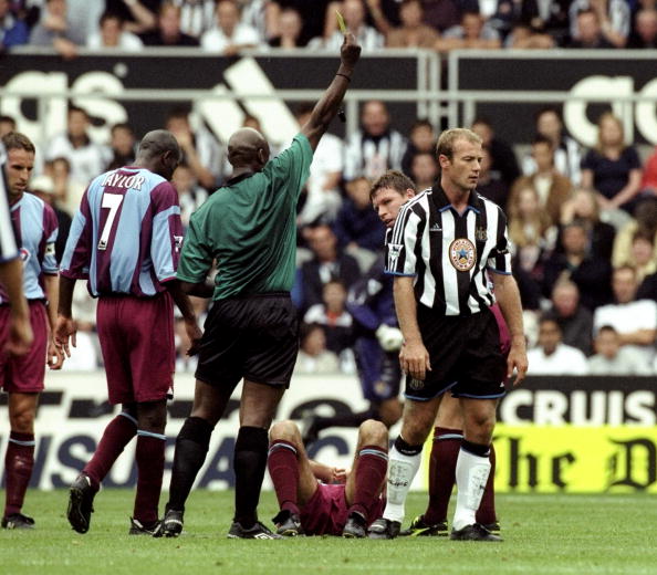 Iconic Premier League referee Uriah Rennie dies aged 65