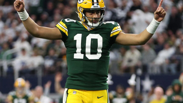 Green Bay Packers: NFL Analyst Claims Jordan Love Could Be on Hot Seat ...