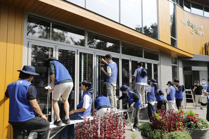 KCC Glass to Launch Eco-Friendly Bird Collision Prevention Glass ...