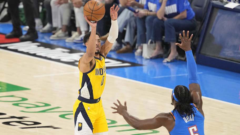 Mike Breen Surprised Everyone With a Make-Up ‘Bang’ in Game 2 of the ...