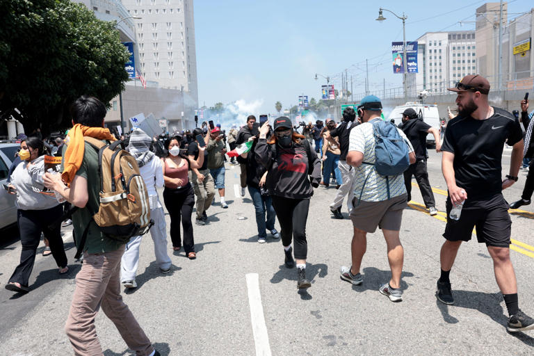 In photos: Trump deploys National Guard to LA as ICE raid protests ...