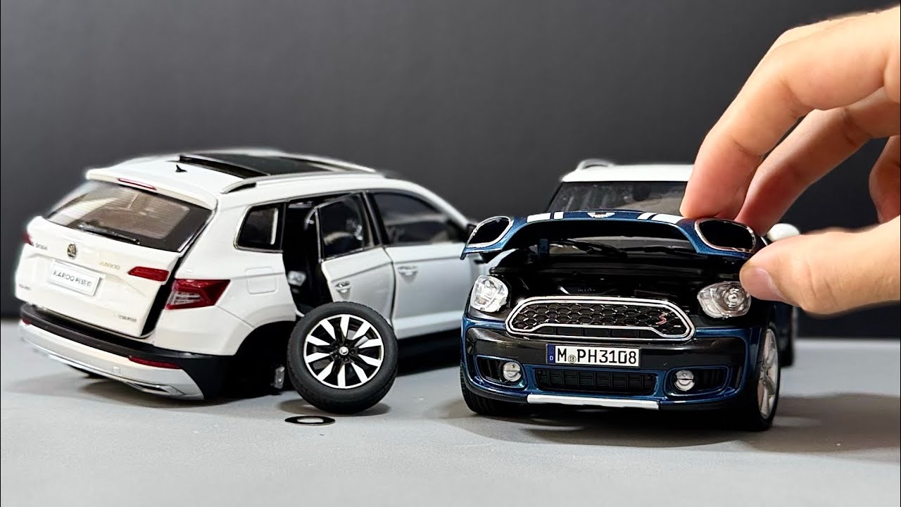 118 Scale Diecast Model Cars Skoda Karoq and Mini Countryman Look Real!