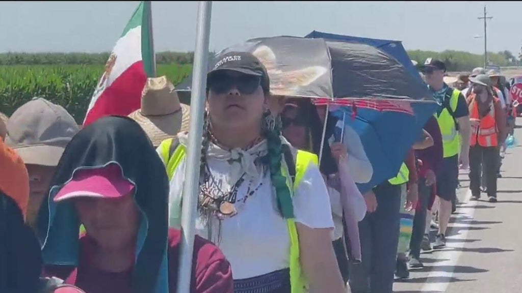 Immigrants, supporters march to California Capitol in protest of Trump ...