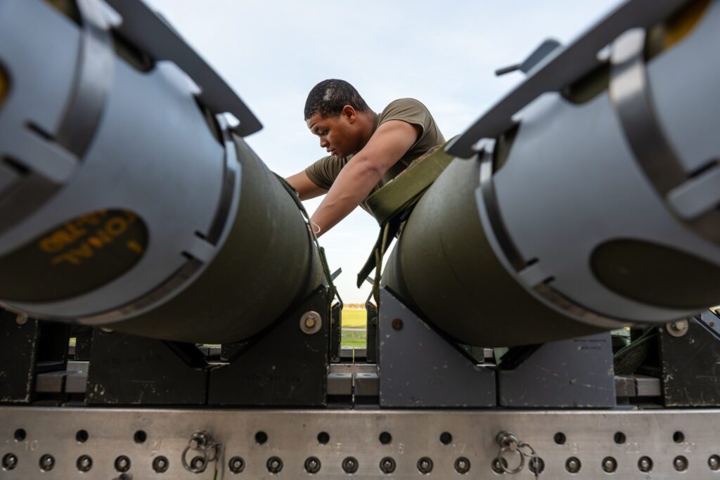 US test bomb that can blast huge ships in half