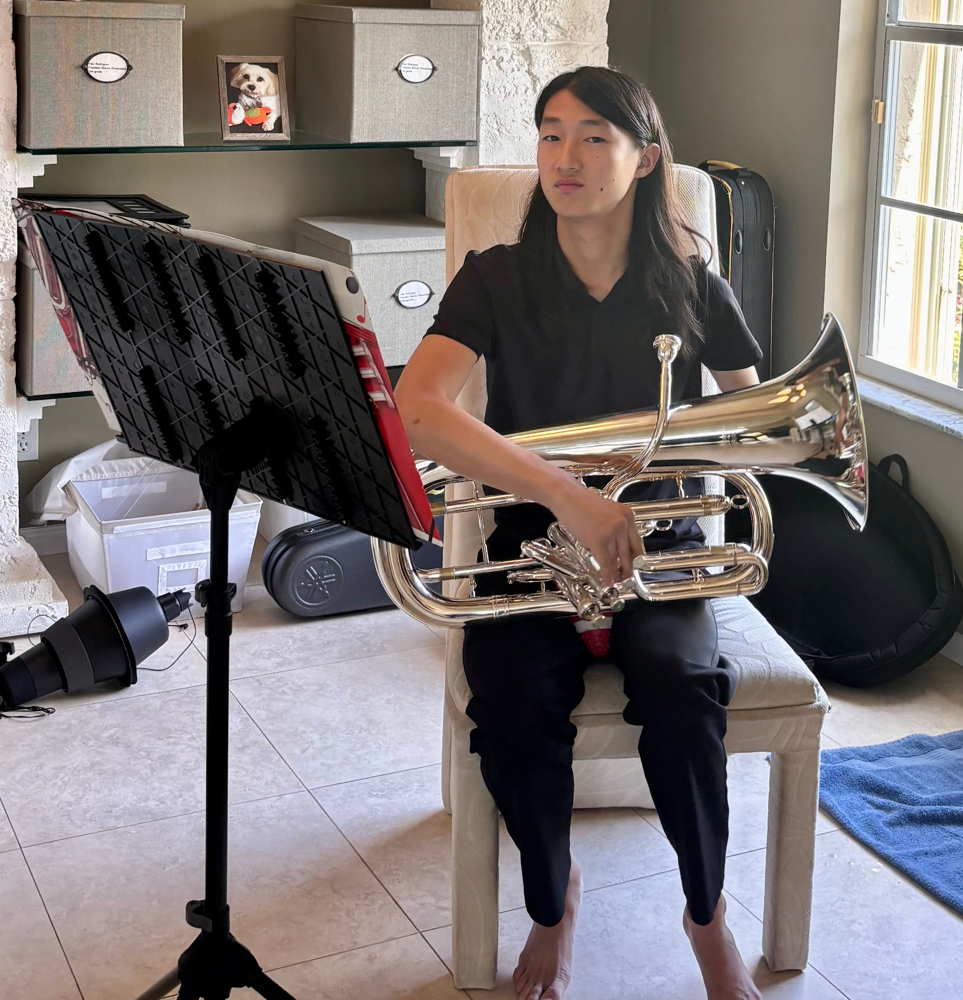 He has only one hand, but Boynton teen plays magic on this difficult ...