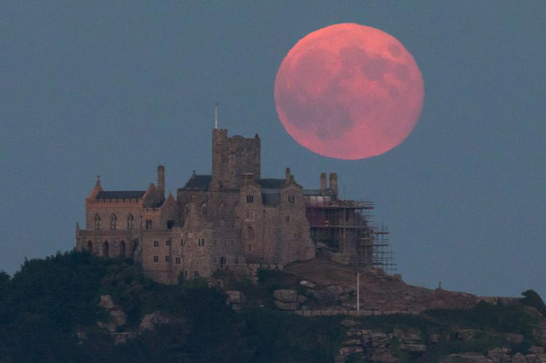 Strawberry Moon 2025: Best UK time and day to see rare phenomenon this ...