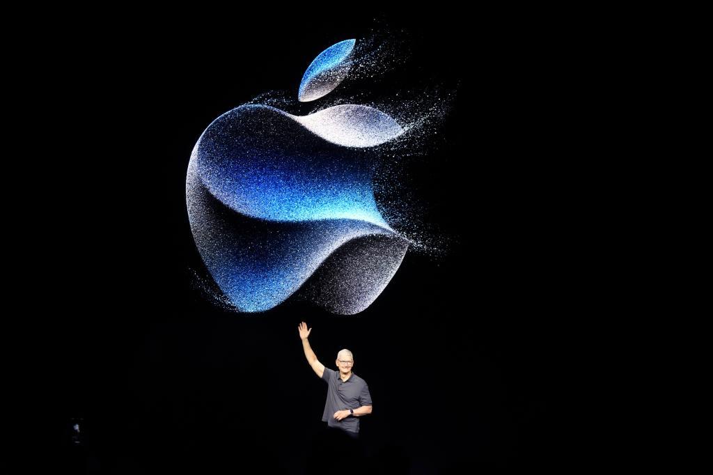Apple heads into annual showcase reeling from AI missteps, tech ...