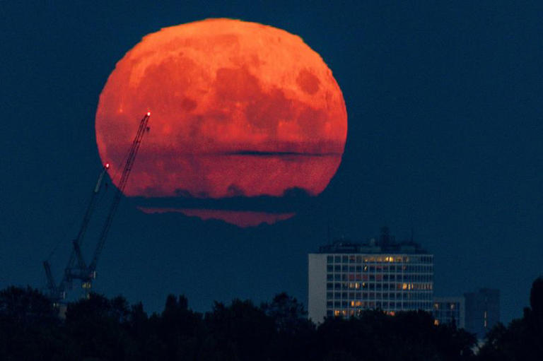 Strawberry Moon 2025: Best UK time and day to see rare phenomenon this ...