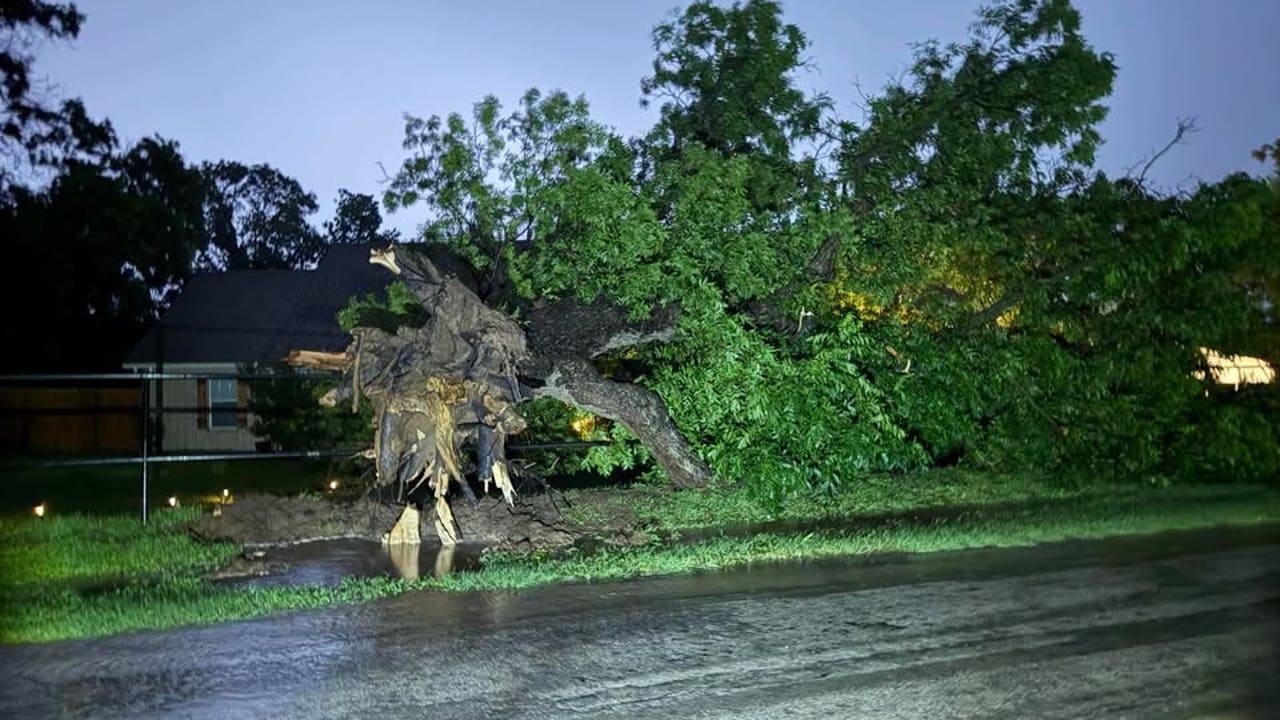 Dallas weather: Damaging winds, heavy rains move through North Texas