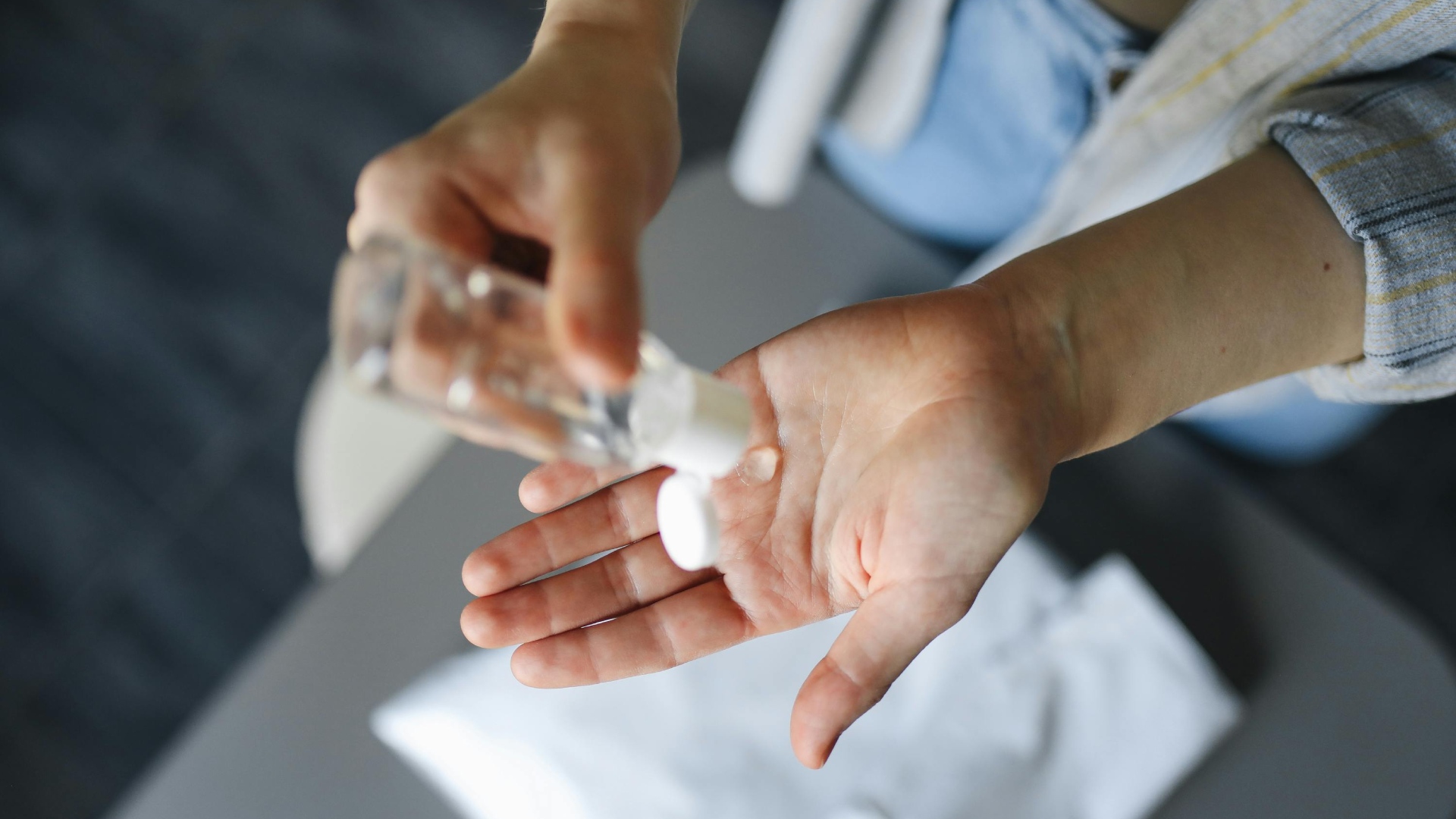 Antibakterielle Gele: Wundermittel oder trügerische Sicherheit?