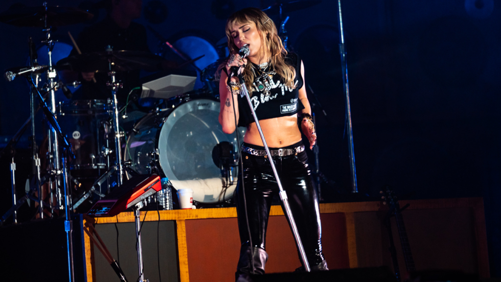 Miley Cyrus Heckled at Tribeca — ‘We Thought This Was a Concert’