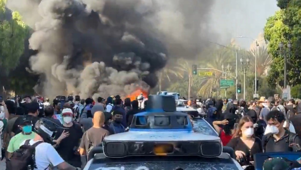 Protests escalate in Los Angeles hours after Trump deploys National ...